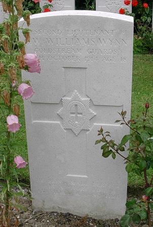 Llansantffraid-ym-Mechain War Memorial - WWWMP.Wales