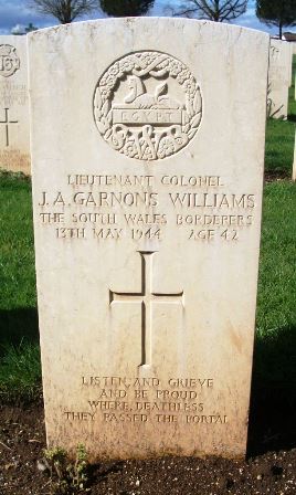 Abercamlais War Memorial (Garnons Williams family) – WWWMP.Wales